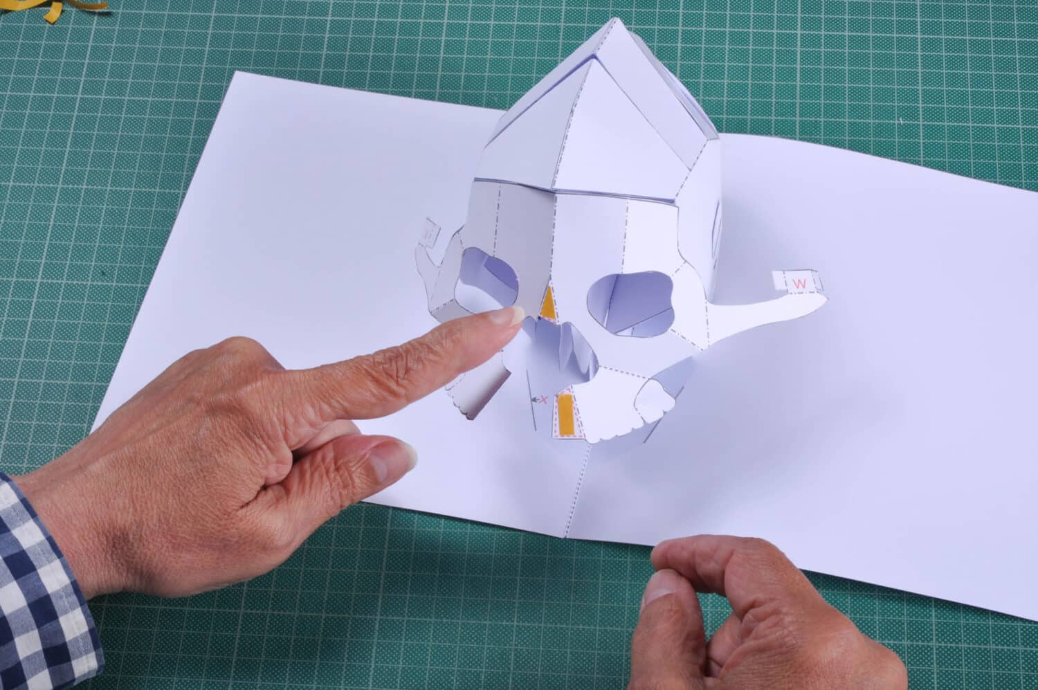 How to Make a Pop-Up Skull - Papersmyths